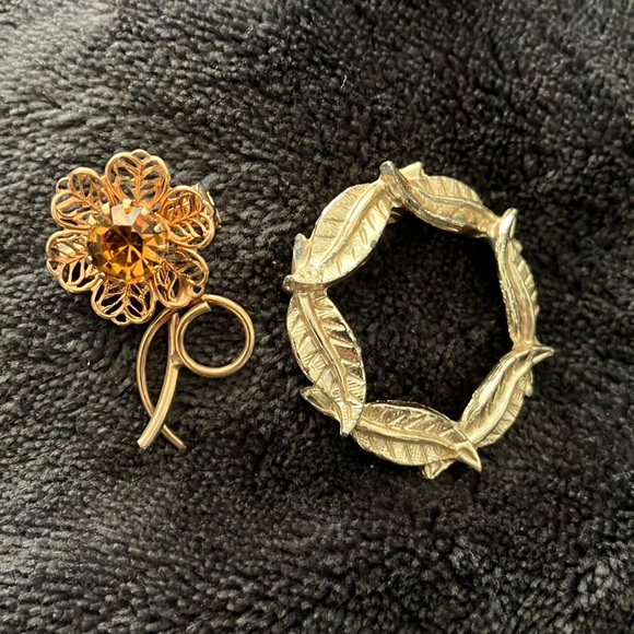 Vintage | Jewelry | Set Of Two Vintage Costume Pins | Poshmark